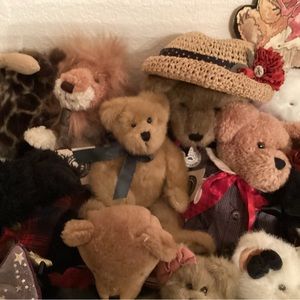 Boyds Bears | Other | Boyds Bear Lot Of 58 Bear Stands Sign And ...